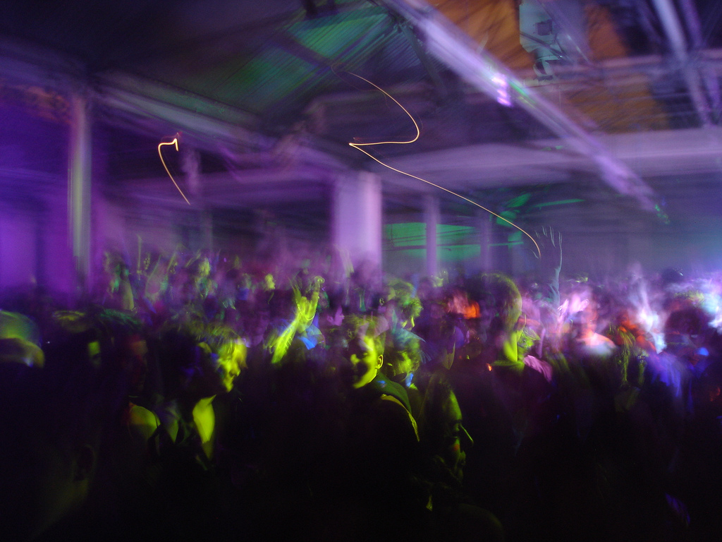 Nine arrested following illegal rave in south London | Descrier News