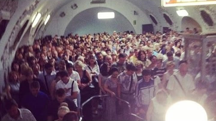 Russia: Moscow Metro train crash kills 19 | Descrier News